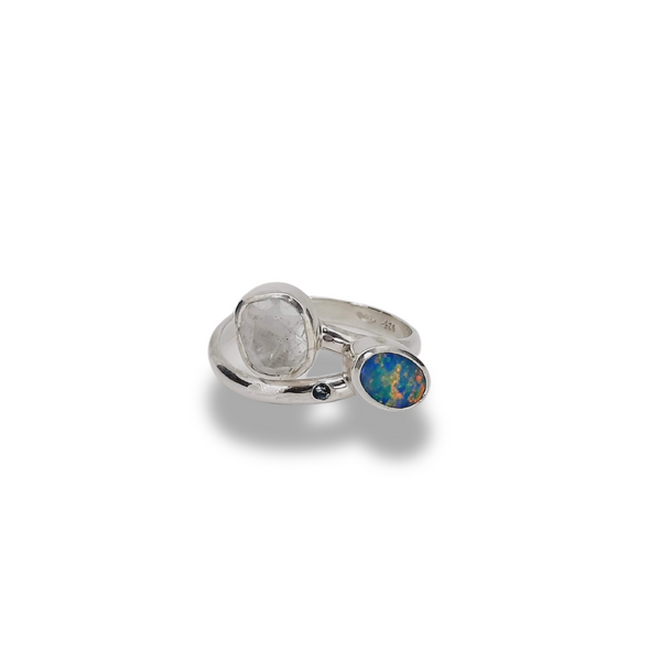 THREE STONE OVERLAP RING – NAOMI SCHWARTZ JEWELLERY DESIGN GALLERY