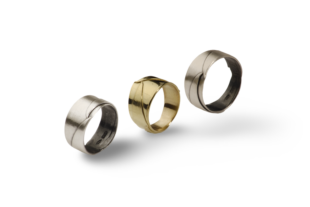 NAOMI SCHWARTZ | CREASE RING – NAOMI SCHWARTZ JEWELLERY DESIGN GALLERY